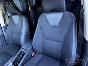 Grey Volvo XC60 2012 in Riga, with an engine capacity of 2.00 L and mileage of 194 thousand km for 9700 €, photo 19 on AUTOMOTO.COM.LV