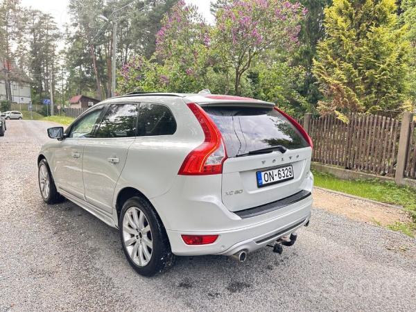 Pelēks Volvo XC60 2012 Rīga, ar dzinēja tilpumu 2.40 L un nobraukumu 317 tūkst. km par 8150 €, foto 2 vietnē AUTOMOTO.COM.LV