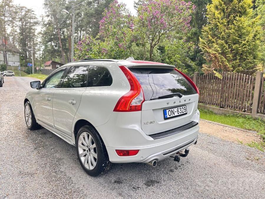 Grey Volvo XC60 2012 in Riga, with an engine capacity of 2.40 L and mileage of 317 thousand km for 8150 €, photo 3 on AUTOMOTO.COM.LV
