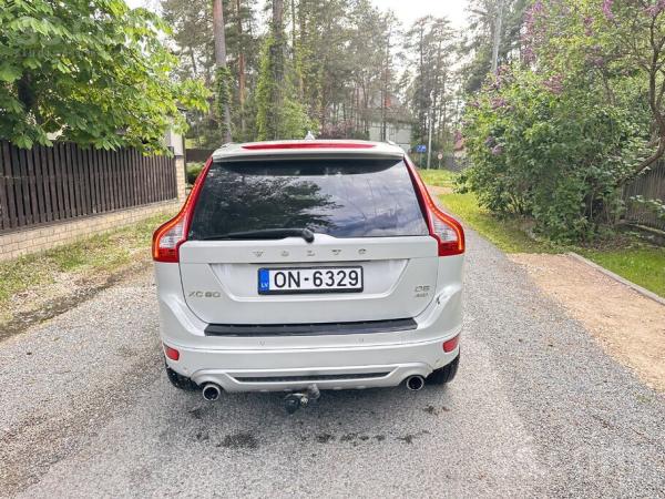 Pelēks Volvo XC60 2012 Rīga, ar dzinēja tilpumu 2.40 L un nobraukumu 317 tūkst. km par 8150 €, foto 3 vietnē AUTOMOTO.COM.LV