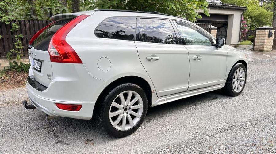 Grey Volvo XC60 2012 in Riga, with an engine capacity of 2.40 L and mileage of 317 thousand km for 8150 €, photo 5 on AUTOMOTO.COM.LV