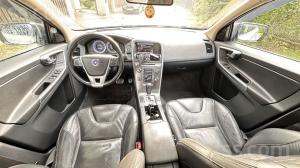 Grey Volvo XC60 2012 in Riga, with an engine capacity of 2.40 L and mileage of 317 thousand km for 8150 €, photo 12 on AUTOMOTO.COM.LV