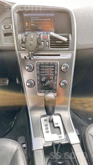 Grey Volvo XC60 2012 in Riga, with an engine capacity of 2.40 L and mileage of 317 thousand km for 8150 €, photo 13 on AUTOMOTO.COM.LV