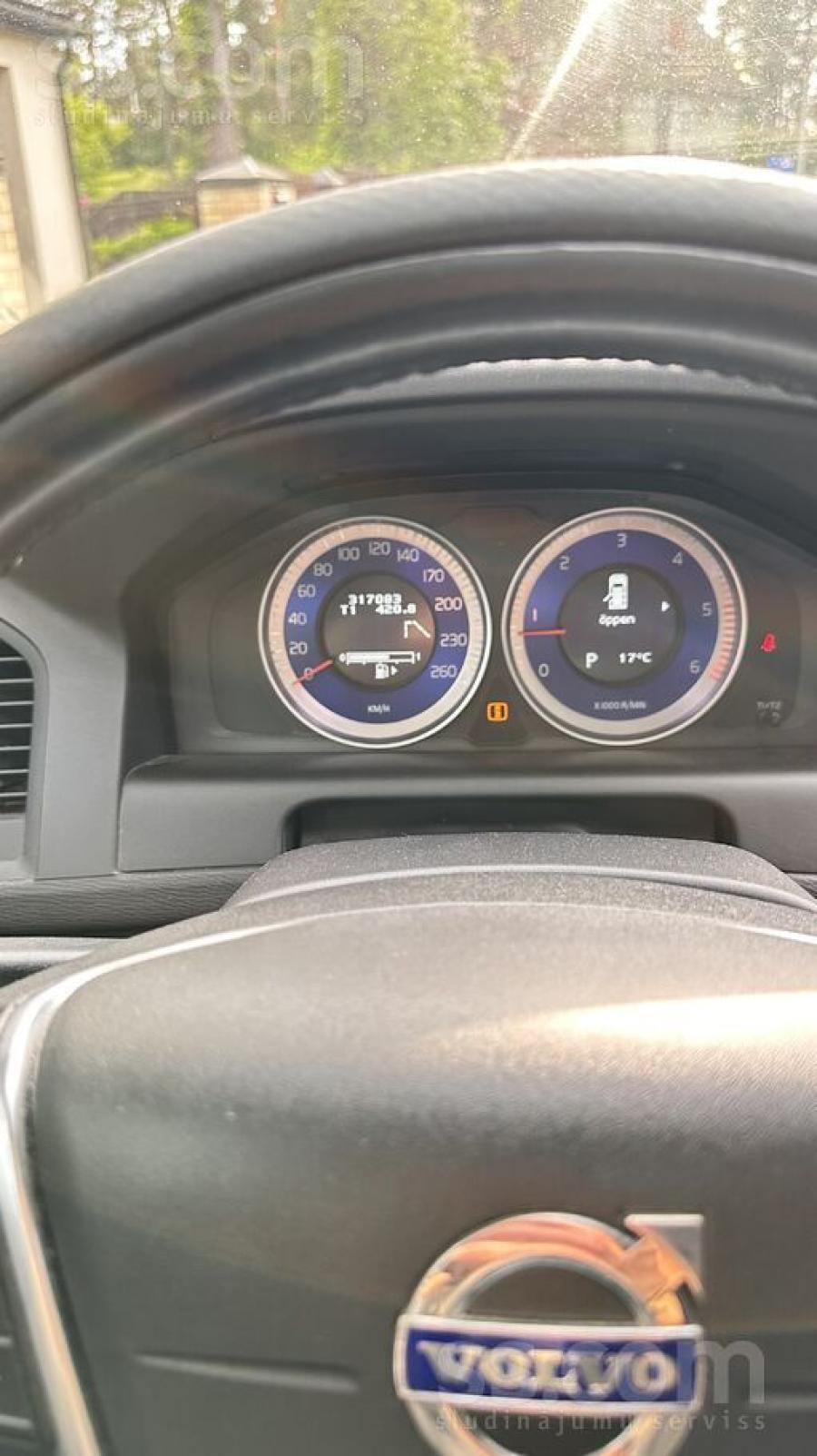 Grey Volvo XC60 2012 in Riga, with an engine capacity of 2.40 L and mileage of 317 thousand km for 8150 €, photo 14 on AUTOMOTO.COM.LV