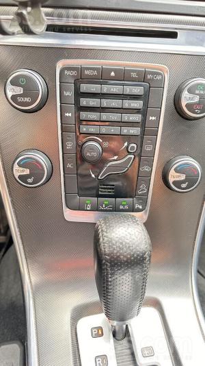Grey Volvo XC60 2012 in Riga, with an engine capacity of 2.40 L and mileage of 317 thousand km for 8150 €, photo 19 on AUTOMOTO.COM.LV