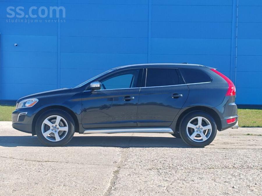 Grey Volvo XC60 2012 in Riga, with an engine capacity of 2.40 L and mileage of 335 thousand km for 9490 €, photo 9 on AUTOMOTO.COM.LV