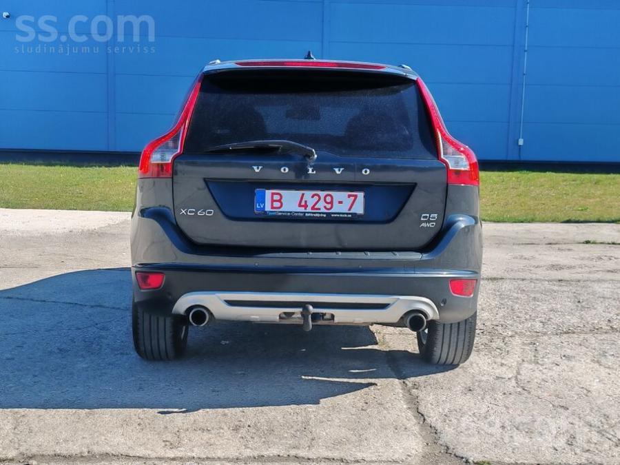 Grey Volvo XC60 2012 in Riga, with an engine capacity of 2.40 L and mileage of 335 thousand km for 9490 €, photo 11 on AUTOMOTO.COM.LV