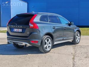 Grey Volvo XC60 2012 in Riga, with an engine capacity of 2.40 L and mileage of 335 thousand km for 9490 €, photo 12 on AUTOMOTO.COM.LV