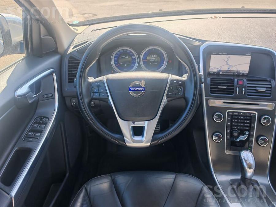 Grey Volvo XC60 2012 in Riga, with an engine capacity of 2.40 L and mileage of 335 thousand km for 9490 €, photo 23 on AUTOMOTO.COM.LV