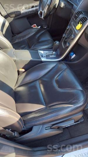 Pelēks Volvo XC60 2012 Ventspils, ar dzinēja tilpumu 2.00 L un nobraukumu 340 tūkst. km par 5000 €, foto 8 vietnē AUTOMOTO.COM.LV
