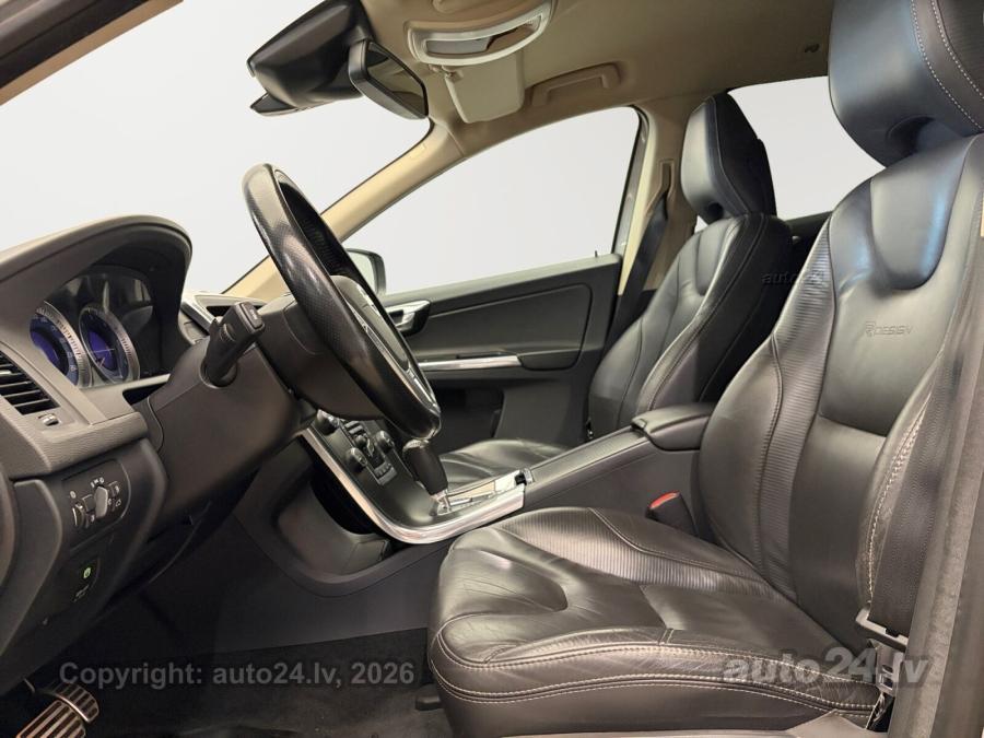 Grey Volvo XC60 2012 in Tallinn, with an engine capacity of 2.40 L and mileage of 187 thousand km for 12500 €, photo 6 on AUTOMOTO.COM.LV