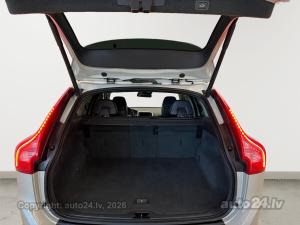 Grey Volvo XC60 2012 in Tallinn, with an engine capacity of 2.40 L and mileage of 187 thousand km for 12500 €, photo 14 on AUTOMOTO.COM.LV