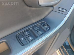 Pelēks Volvo XC60 2012 Rīga, ar dzinēja tilpumu 2.40 L un nobraukumu 335 tūkst. km par 9490 €, foto 17 vietnē AUTOMOTO.COM.LV