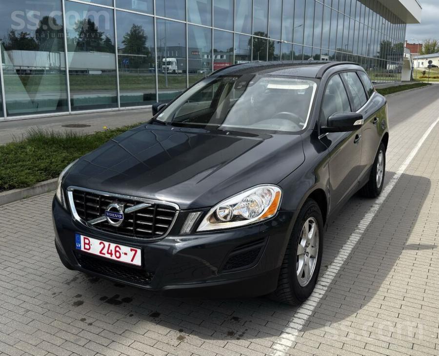 Grey Volvo XC60 2012 in Rezekne, with an engine capacity of 2.00 L and mileage of 257 thousand km for 8900 €, photo 1 on AUTOMOTO.COM.LV