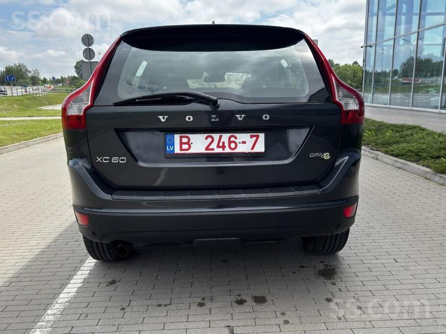 Grey Volvo XC60 2012 in Rezekne, with an engine capacity of 2.00 L and mileage of 257 thousand km for 8900 €, photo 6 on AUTOMOTO.COM.LV