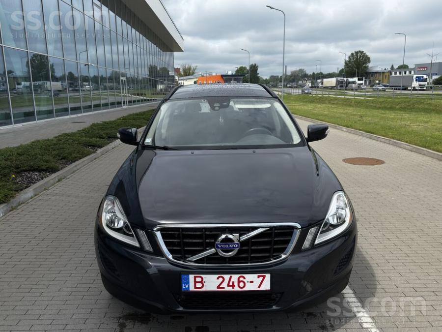 Grey Volvo XC60 2012 in Rezekne, with an engine capacity of 2.00 L and mileage of 257 thousand km for 8900 €, photo 9 on AUTOMOTO.COM.LV