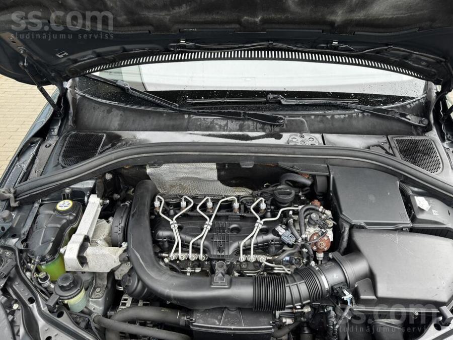 Grey Volvo XC60 2012 in Rezekne, with an engine capacity of 2.00 L and mileage of 257 thousand km for 8900 €, photo 11 on AUTOMOTO.COM.LV