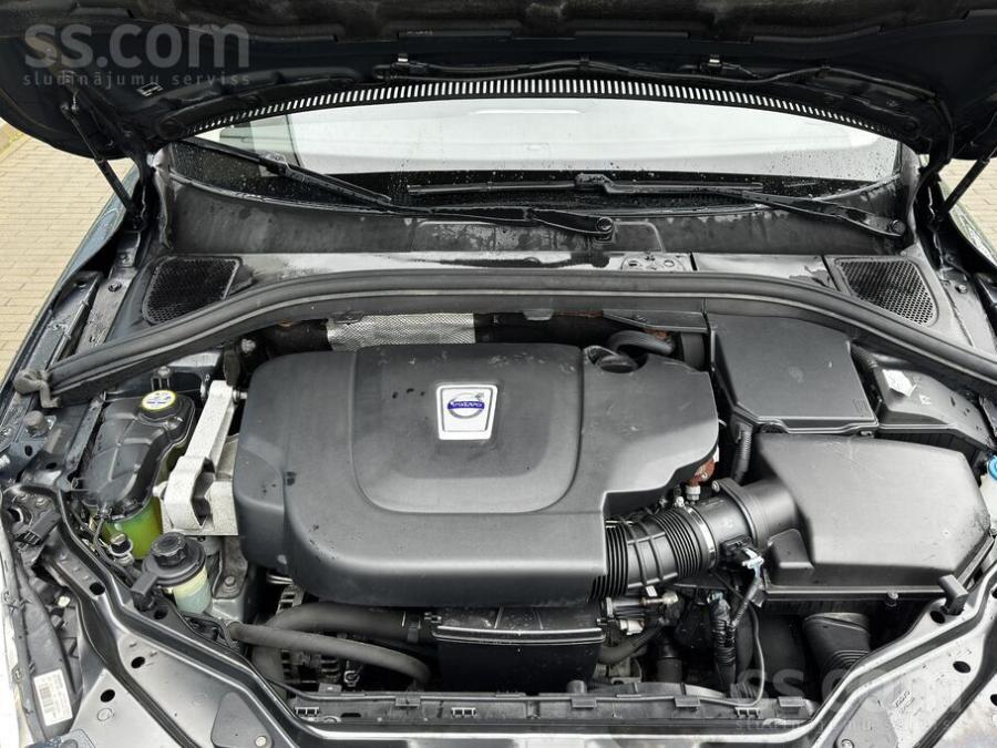 Grey Volvo XC60 2012 in Rezekne, with an engine capacity of 2.00 L and mileage of 257 thousand km for 8900 €, photo 12 on AUTOMOTO.COM.LV