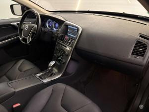 Pelēks Volvo XC60 2012 Marijampole, ar dzinēja tilpumu 2.40 L un nobraukumu 200 tūkst. km par 11750 €, foto 15 vietnē AUTOMOTO.COM.LV