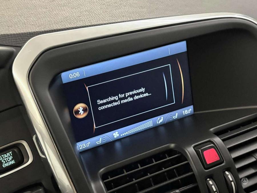 Pelēks Volvo XC60 2012 Marijampole, ar dzinēja tilpumu 2.40 L un nobraukumu 200 tūkst. km par 11750 €, foto 16 vietnē AUTOMOTO.COM.LV