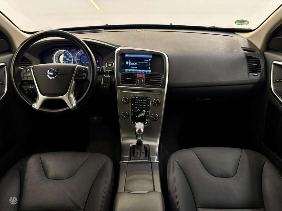 Pelēks Volvo XC60 2012 Marijampole, ar dzinēja tilpumu 2.40 L un nobraukumu 200 tūkst. km par 11750 €, foto 21 vietnē AUTOMOTO.COM.LV