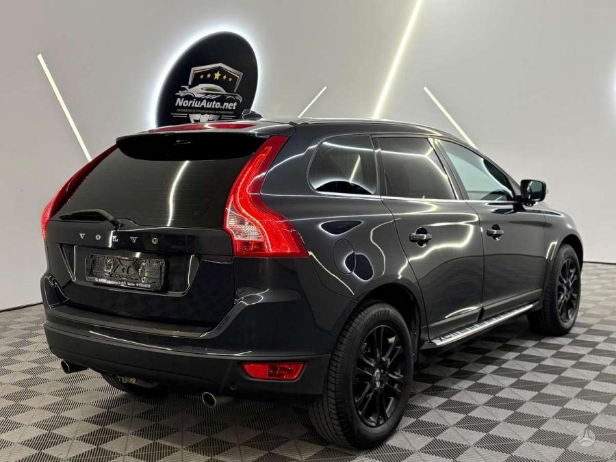 Pelēks Volvo XC60 2012 Marijampole, ar dzinēja tilpumu 2.40 L un nobraukumu 200 tūkst. km par 11750 €, foto 24 vietnē AUTOMOTO.COM.LV
