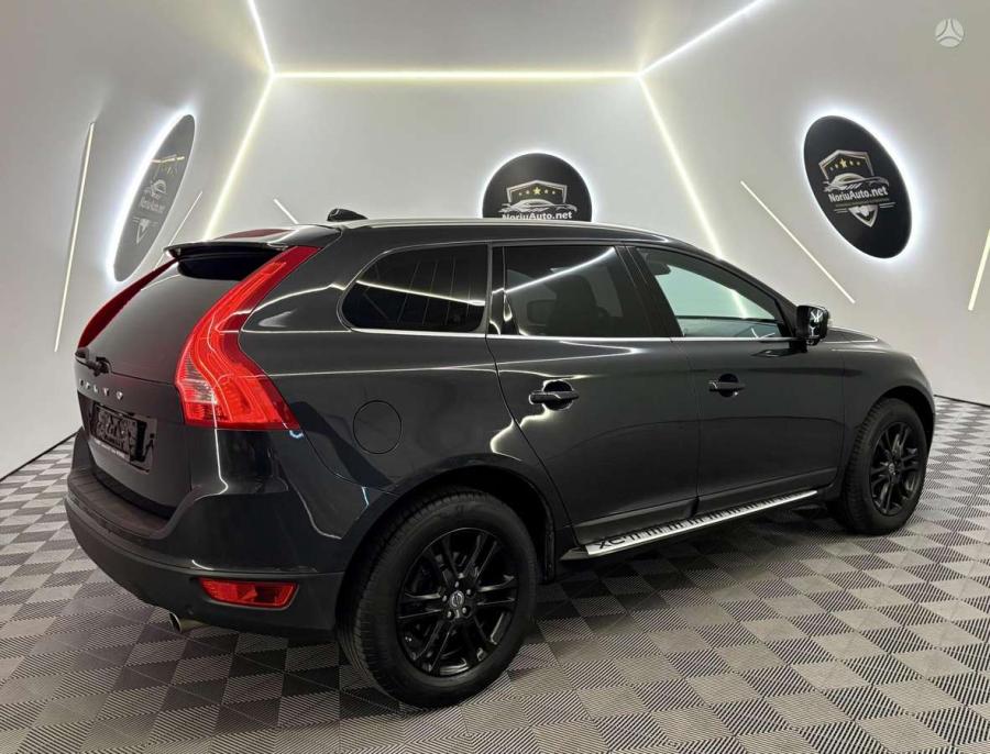 Pelēks Volvo XC60 2012 Marijampole, ar dzinēja tilpumu 2.40 L un nobraukumu 200 tūkst. km par 11750 €, foto 25 vietnē AUTOMOTO.COM.LV