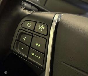 Pelēks Volvo XC60 2012 Marijampole, ar dzinēja tilpumu 2.40 L un nobraukumu 200 tūkst. km par 11750 €, foto 30 vietnē AUTOMOTO.COM.LV
