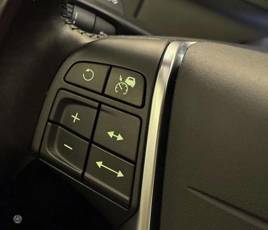 Pelēks Volvo XC60 2012 Marijampole, ar dzinēja tilpumu 2.40 L un nobraukumu 200 tūkst. km par 11750 €, foto 30 vietnē AUTOMOTO.COM.LV