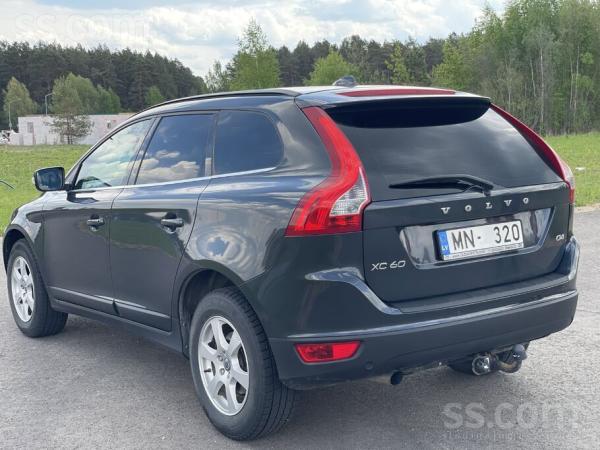 Grey Volvo XC60 2012 in Riga, with an engine capacity of 2.00 L and mileage of 300 thousand km for 5999 €, photo 4 on AUTOMOTO.COM.LV