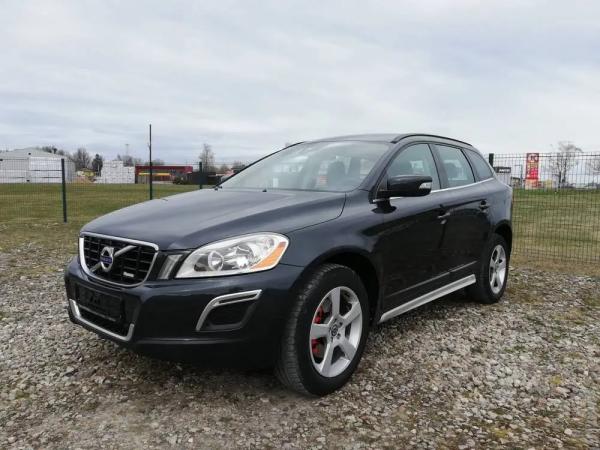 Grey Volvo XC60 2012 in Saldus, with an engine capacity of 2.00 L and mileage of 352 thousand km for 8900 €, photo 1 on AUTOMOTO.COM.LV