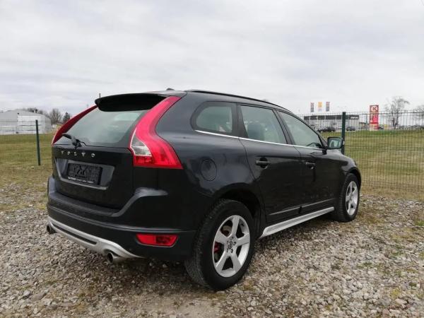 Grey Volvo XC60 2012 in Saldus, with an engine capacity of 2.00 L and mileage of 352 thousand km for 8900 €, photo 2 on AUTOMOTO.COM.LV