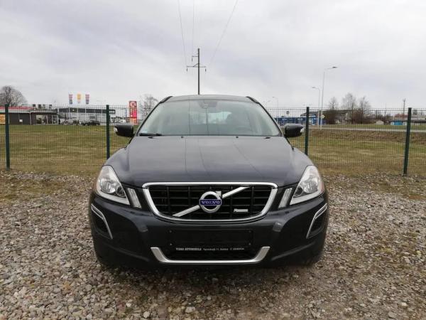 Grey Volvo XC60 2012 in Saldus, with an engine capacity of 2.00 L and mileage of 352 thousand km for 8900 €, photo 5 on AUTOMOTO.COM.LV