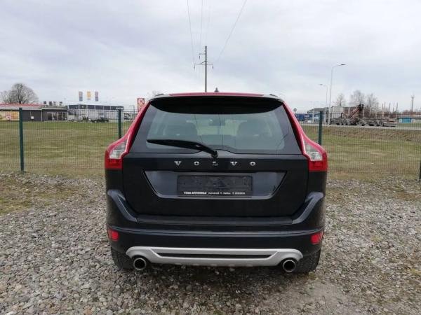 Grey Volvo XC60 2012 in Saldus, with an engine capacity of 2.00 L and mileage of 352 thousand km for 8900 €, photo 6 on AUTOMOTO.COM.LV