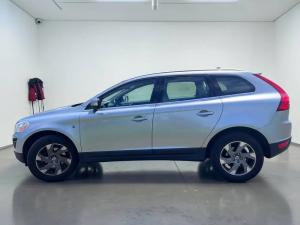 Pelēks Volvo XC60 2012 Jūrmala, ar dzinēja tilpumu 2.00 L un nobraukumu 263 tūkst. km par 10495 €, foto 5 vietnē AUTOMOTO.COM.LV