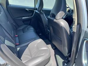 Pelēks Volvo XC60 2012 Jūrmala, ar dzinēja tilpumu 2.00 L un nobraukumu 263 tūkst. km par 10495 €, foto 10 vietnē AUTOMOTO.COM.LV