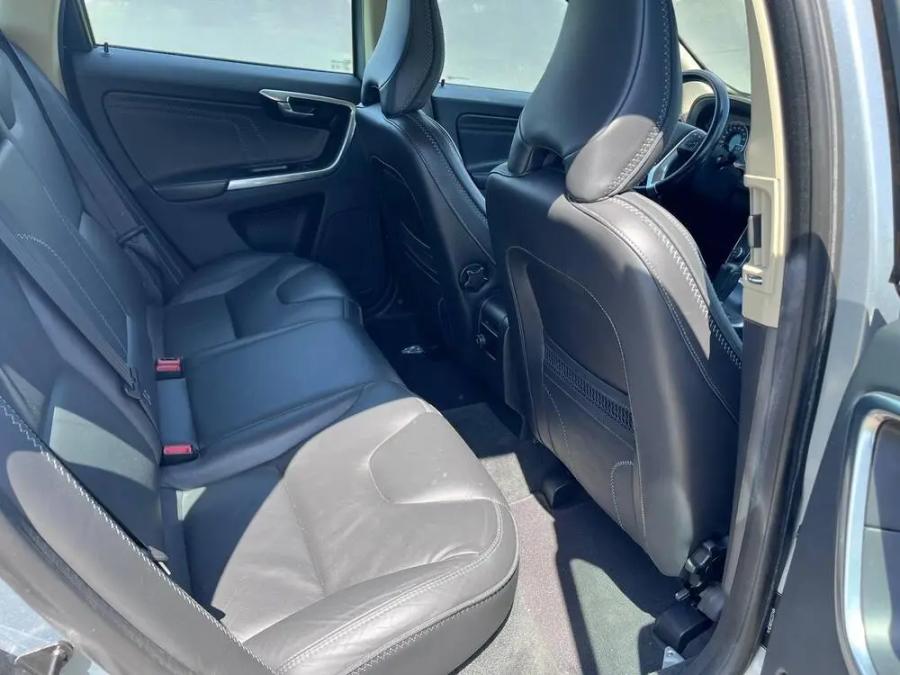 Pelēks Volvo XC60 2012 Jūrmala, ar dzinēja tilpumu 2.00 L un nobraukumu 263 tūkst. km par 10495 €, foto 10 vietnē AUTOMOTO.COM.LV