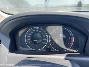 Pelēks Volvo XC60 2012 Jūrmala, ar dzinēja tilpumu 2.00 L un nobraukumu 263 tūkst. km par 10495 €, foto 13 vietnē AUTOMOTO.COM.LV