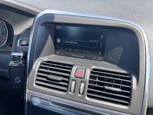 Pelēks Volvo XC60 2012 Jūrmala, ar dzinēja tilpumu 2.00 L un nobraukumu 263 tūkst. km par 10495 €, foto 14 vietnē AUTOMOTO.COM.LV