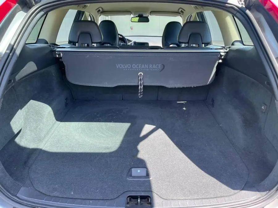 Pelēks Volvo XC60 2012 Jūrmala, ar dzinēja tilpumu 2.00 L un nobraukumu 263 tūkst. km par 10495 €, foto 15 vietnē AUTOMOTO.COM.LV