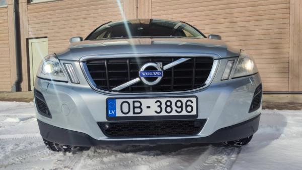 Pelēks Volvo XC60 2012 Rīga, ar dzinēja tilpumu 2.40 L un nobraukumu 273 tūkst. km par 9490 €, foto 1 vietnē AUTOMOTO.COM.LV