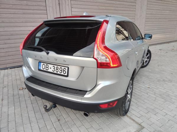 Pelēks Volvo XC60 2012 Rīga, ar dzinēja tilpumu 2.40 L un nobraukumu 273 tūkst. km par 9490 €, foto 4 vietnē AUTOMOTO.COM.LV