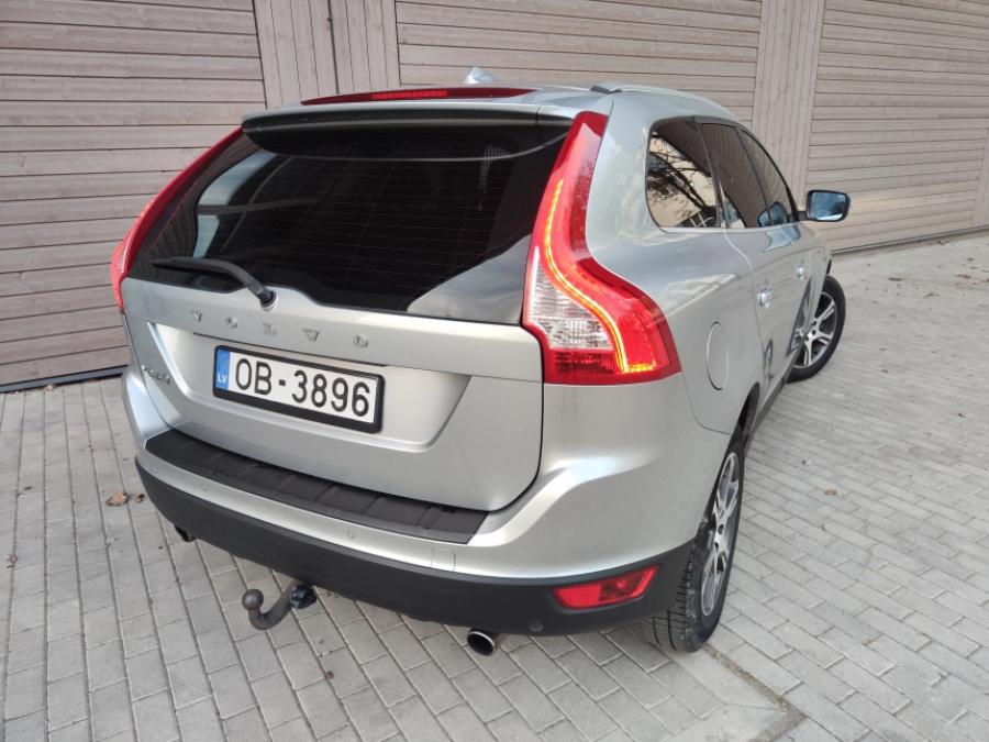 Grey Volvo XC60 2012 in Riga, with an engine capacity of 2.40 L and mileage of 273 thousand km for 9490 €, photo 5 on AUTOMOTO.COM.LV