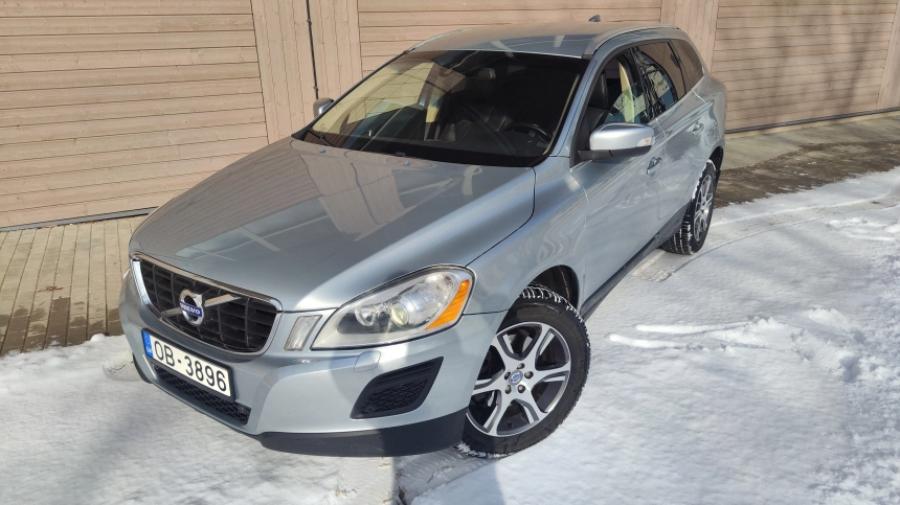 Grey Volvo XC60 2012 in Riga, with an engine capacity of 2.40 L and mileage of 273 thousand km for 9490 €, photo 7 on AUTOMOTO.COM.LV