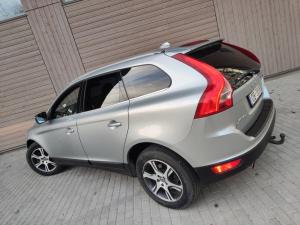 Grey Volvo XC60 2012 in Riga, with an engine capacity of 2.40 L and mileage of 273 thousand km for 9490 €, photo 8 on AUTOMOTO.COM.LV
