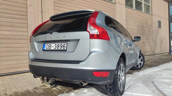 Pelēks Volvo XC60 2012 Rīga, ar dzinēja tilpumu 2.40 L un nobraukumu 273 tūkst. km par 9490 €, foto 8 vietnē AUTOMOTO.COM.LV