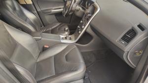 Grey Volvo XC60 2012 in Riga, with an engine capacity of 2.40 L and mileage of 273 thousand km for 9490 €, photo 21 on AUTOMOTO.COM.LV