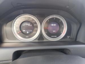 Grey Volvo XC60 2012 in Riga, with an engine capacity of 2.40 L and mileage of 273 thousand km for 9490 €, photo 24 on AUTOMOTO.COM.LV