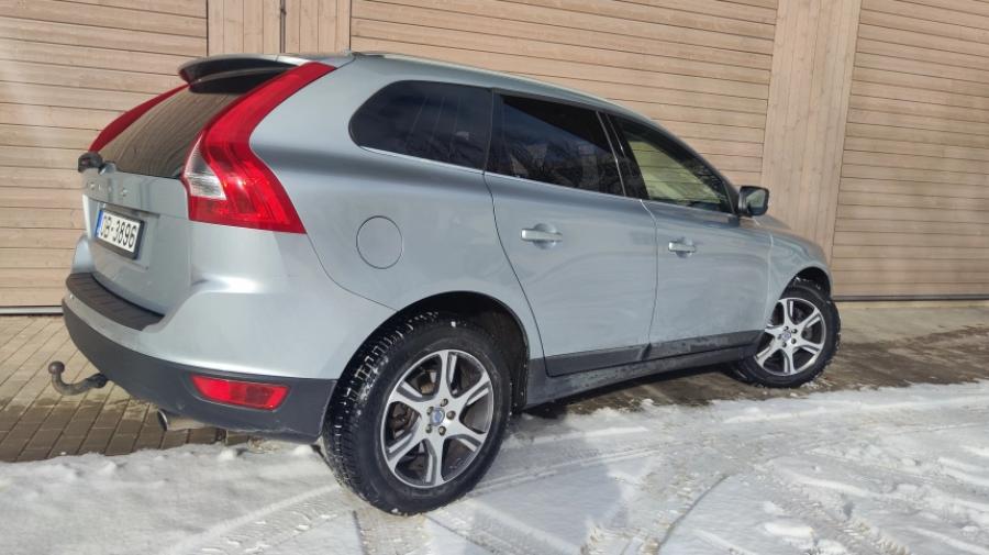 Grey Volvo XC60 2012 in Riga, with an engine capacity of 2.40 L and mileage of 273 thousand km for 9490 €, photo 25 on AUTOMOTO.COM.LV