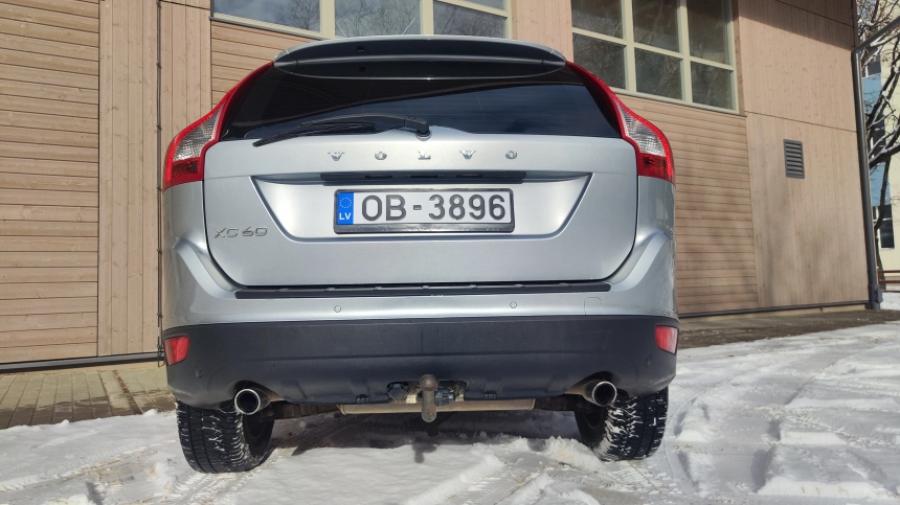 Grey Volvo XC60 2012 in Riga, with an engine capacity of 2.40 L and mileage of 273 thousand km for 9490 €, photo 26 on AUTOMOTO.COM.LV